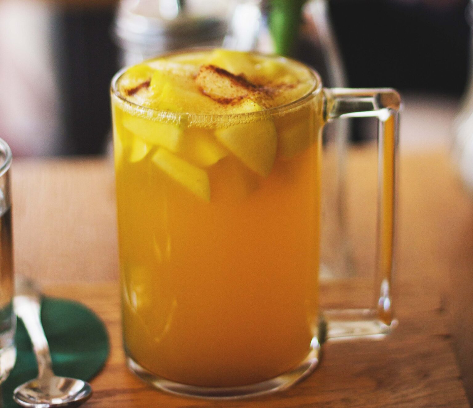 6 Hot and Delicious Mocktails to Get Warm and Cozy in Cold