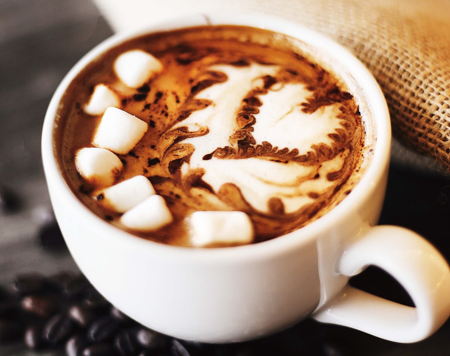 6 Hot and Delicious Mocktails to Get Warm and Cozy in Cold
