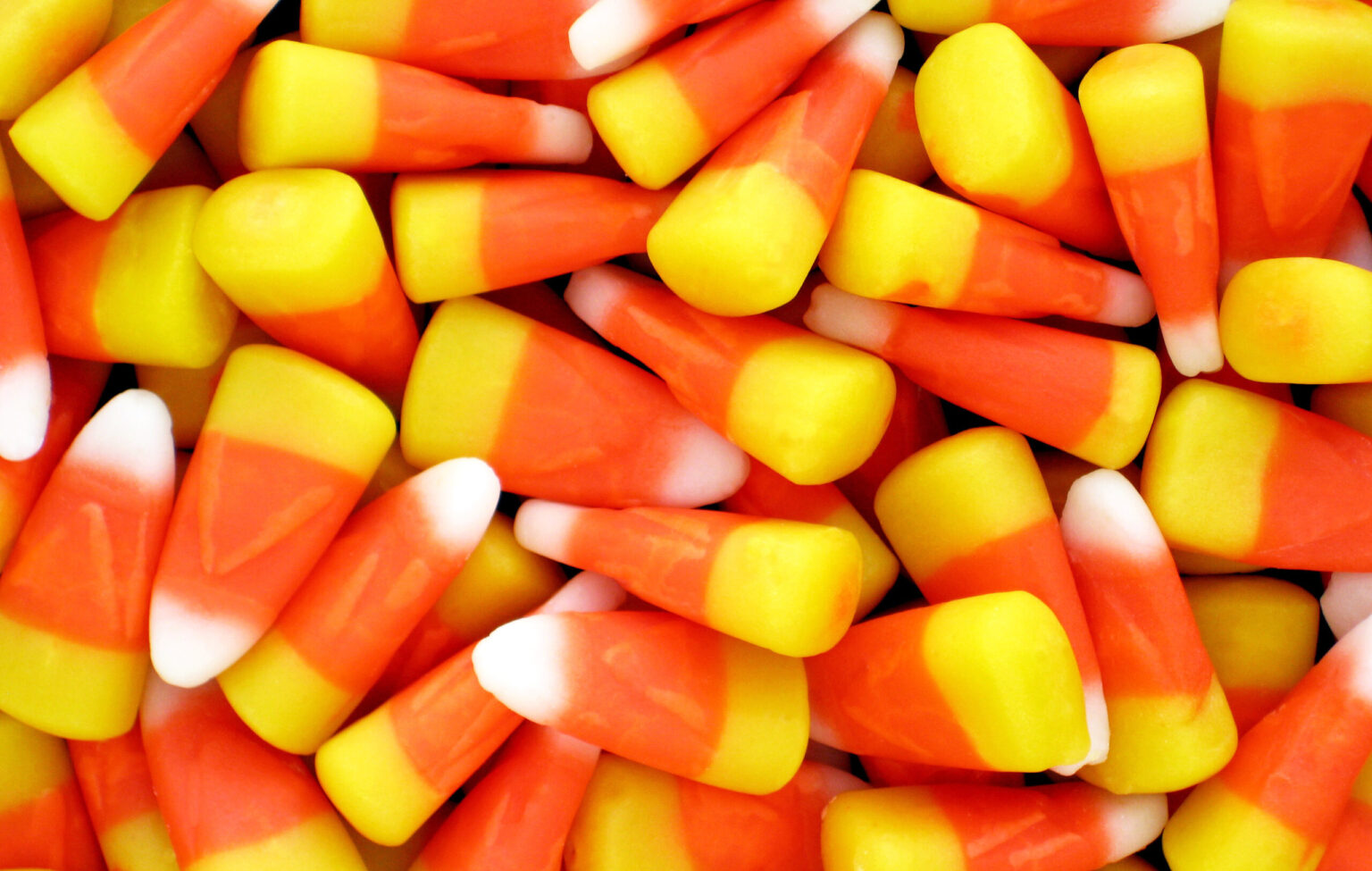 Halloween Candy Compendium: Unwrapping Popular 7 Best
