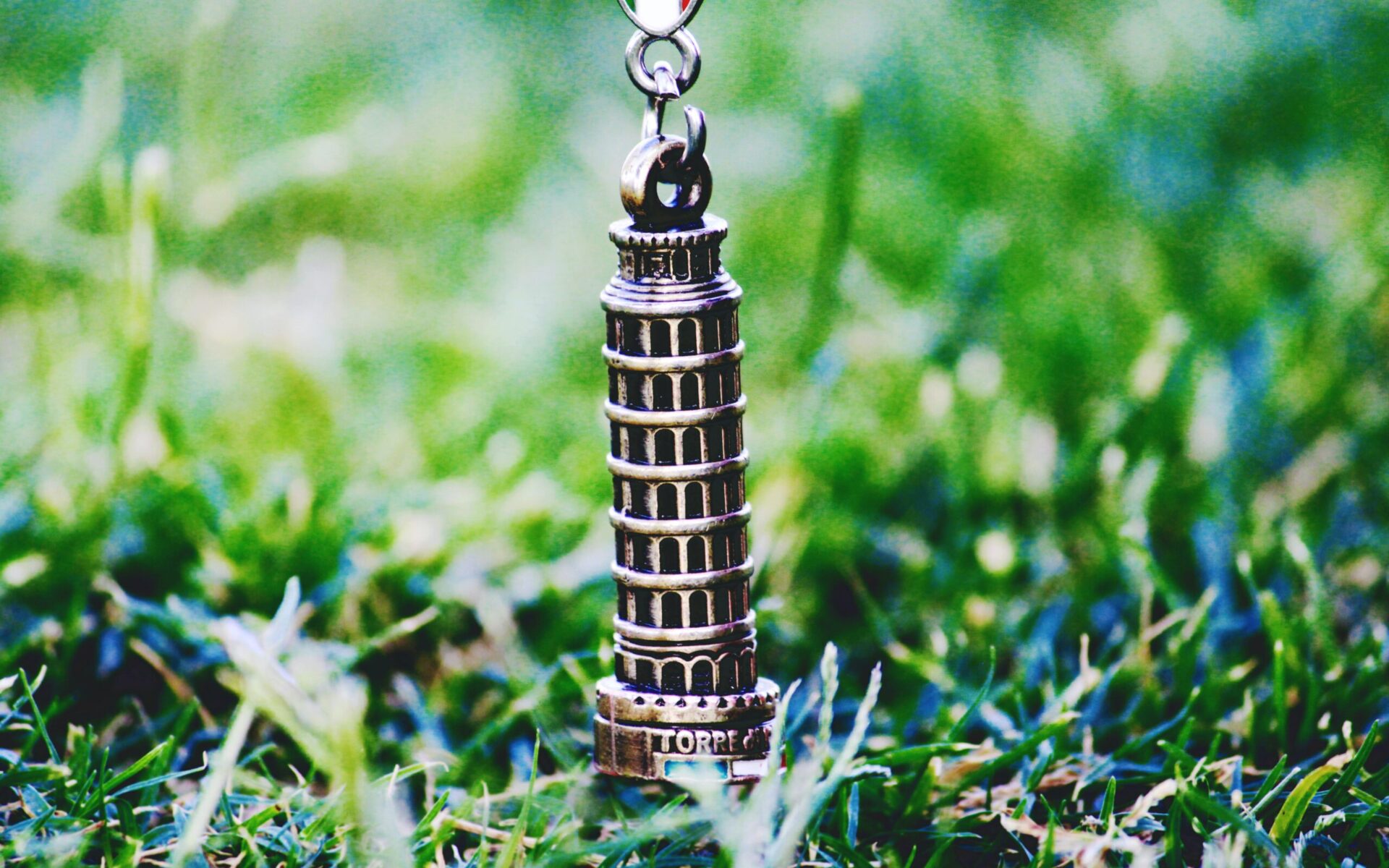 Travel Souvenirs: The World of 5 Best Kitschy Trinkets to...